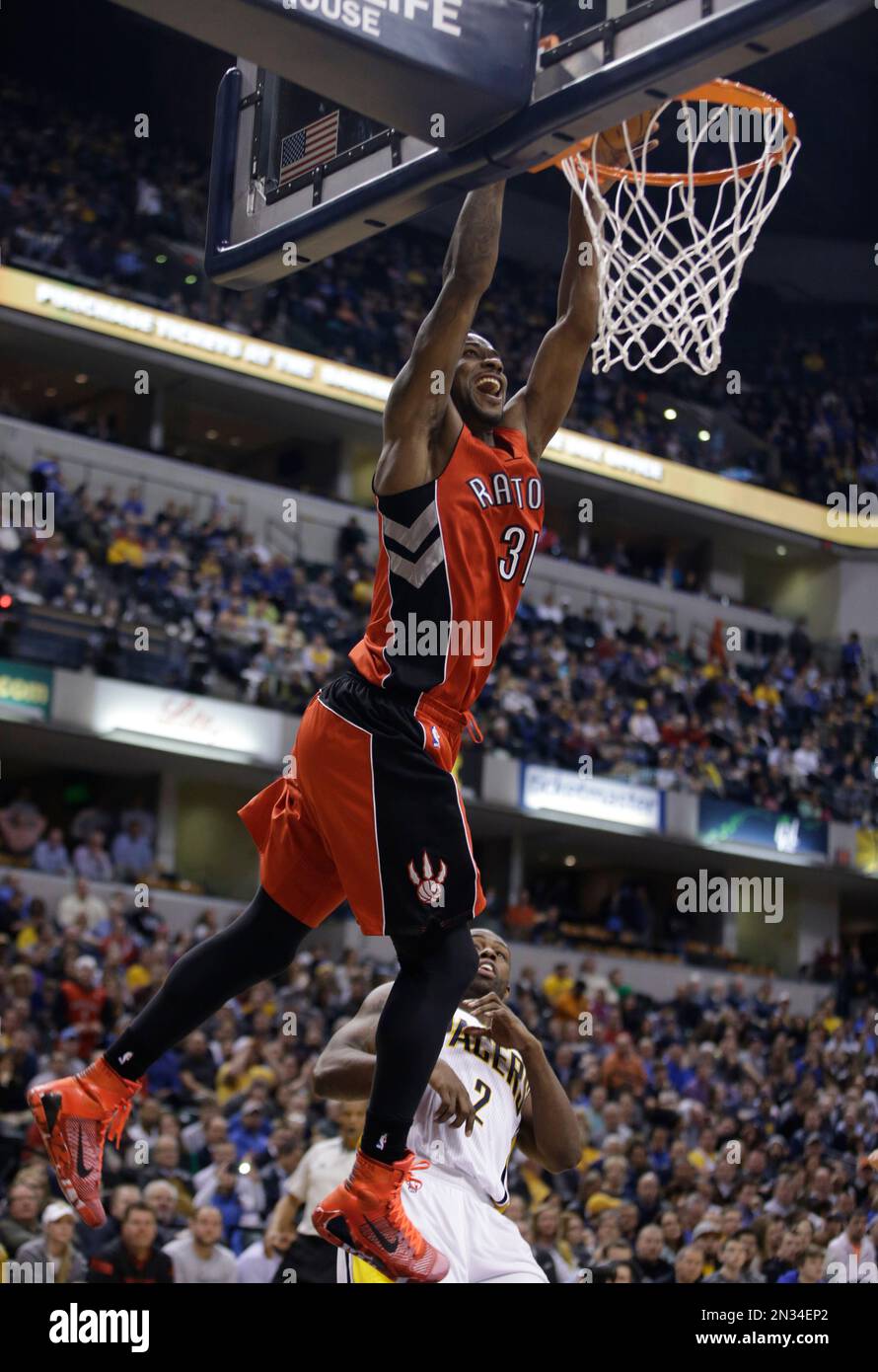 Toronto Raptors' Terrence Ross (31) dunks against Indiana Pacers ...
