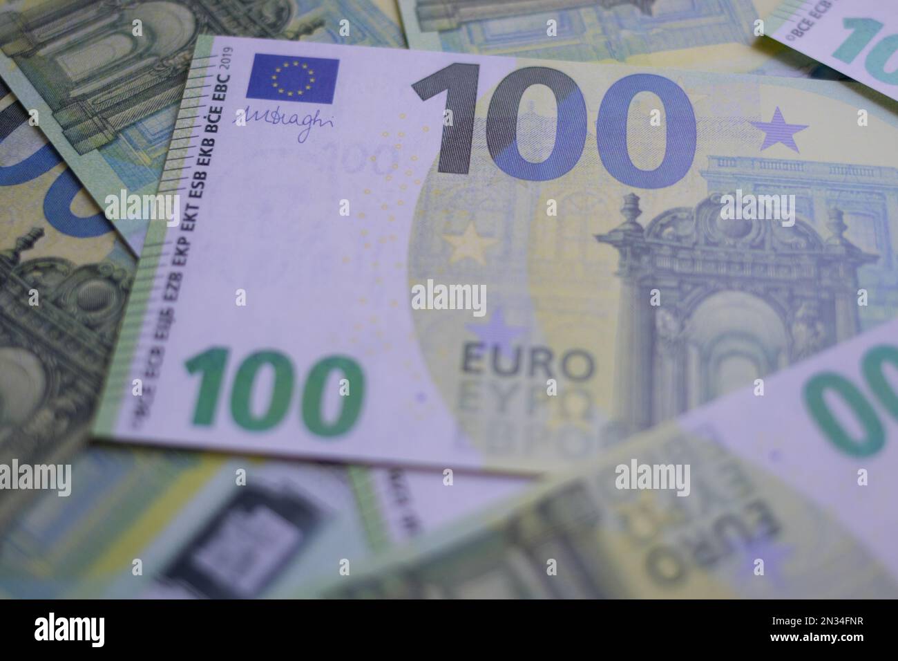 Banknotes payment hi-res stock photography and images - Alamy