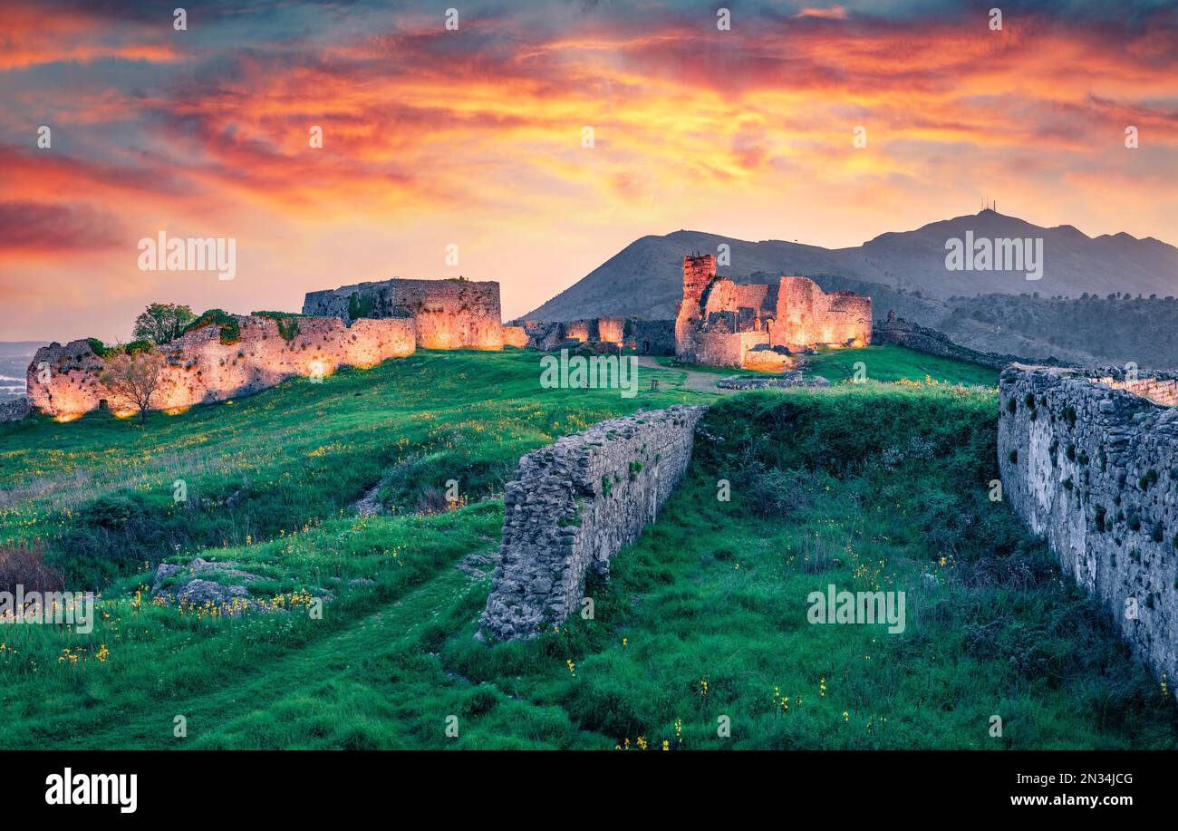 Stunning evening view of ruins of Rozafa Castle. Great sunset in ...