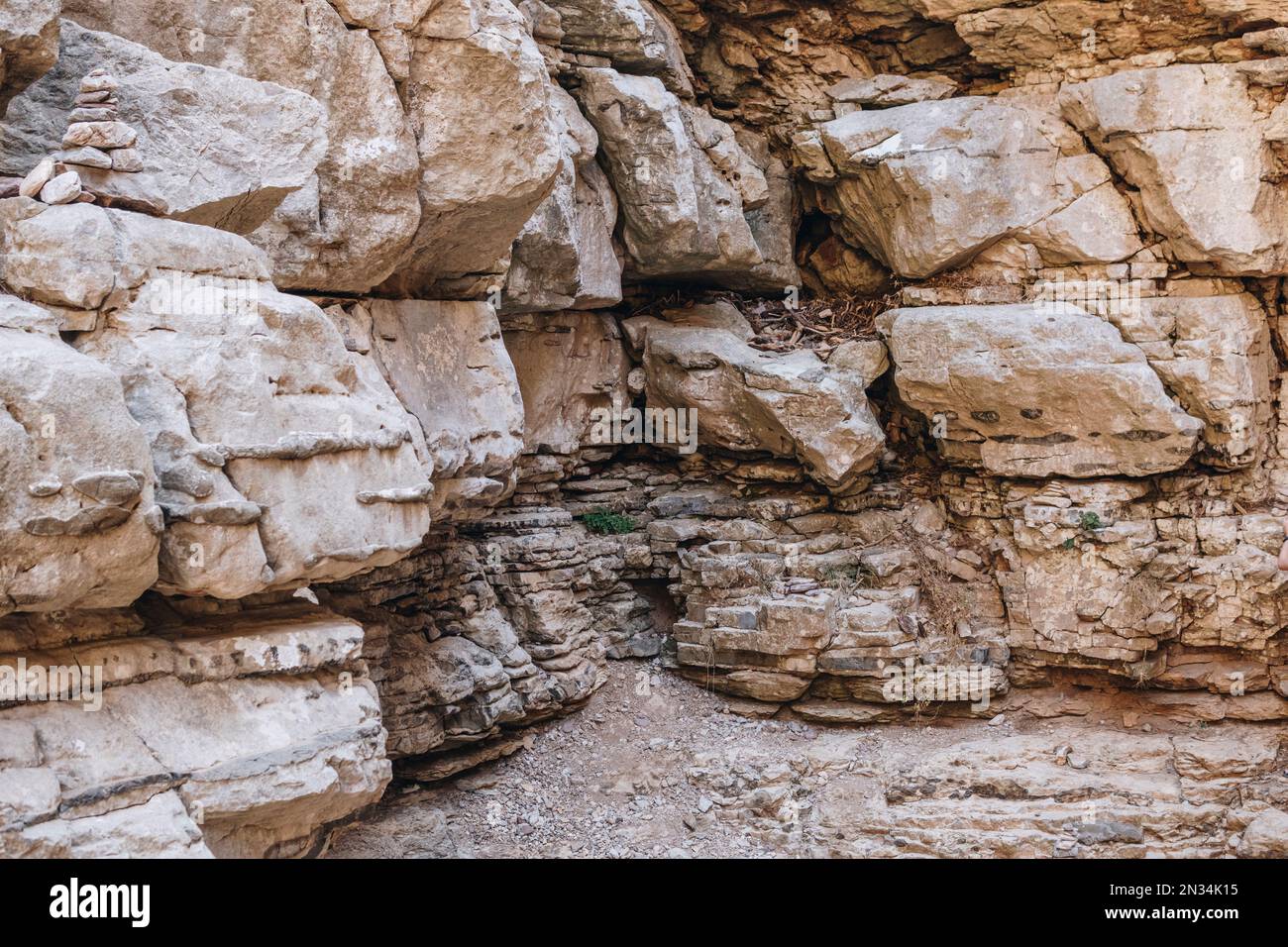 flint inside of limestone rocks in the bottom of Jacob's Canyon at ...