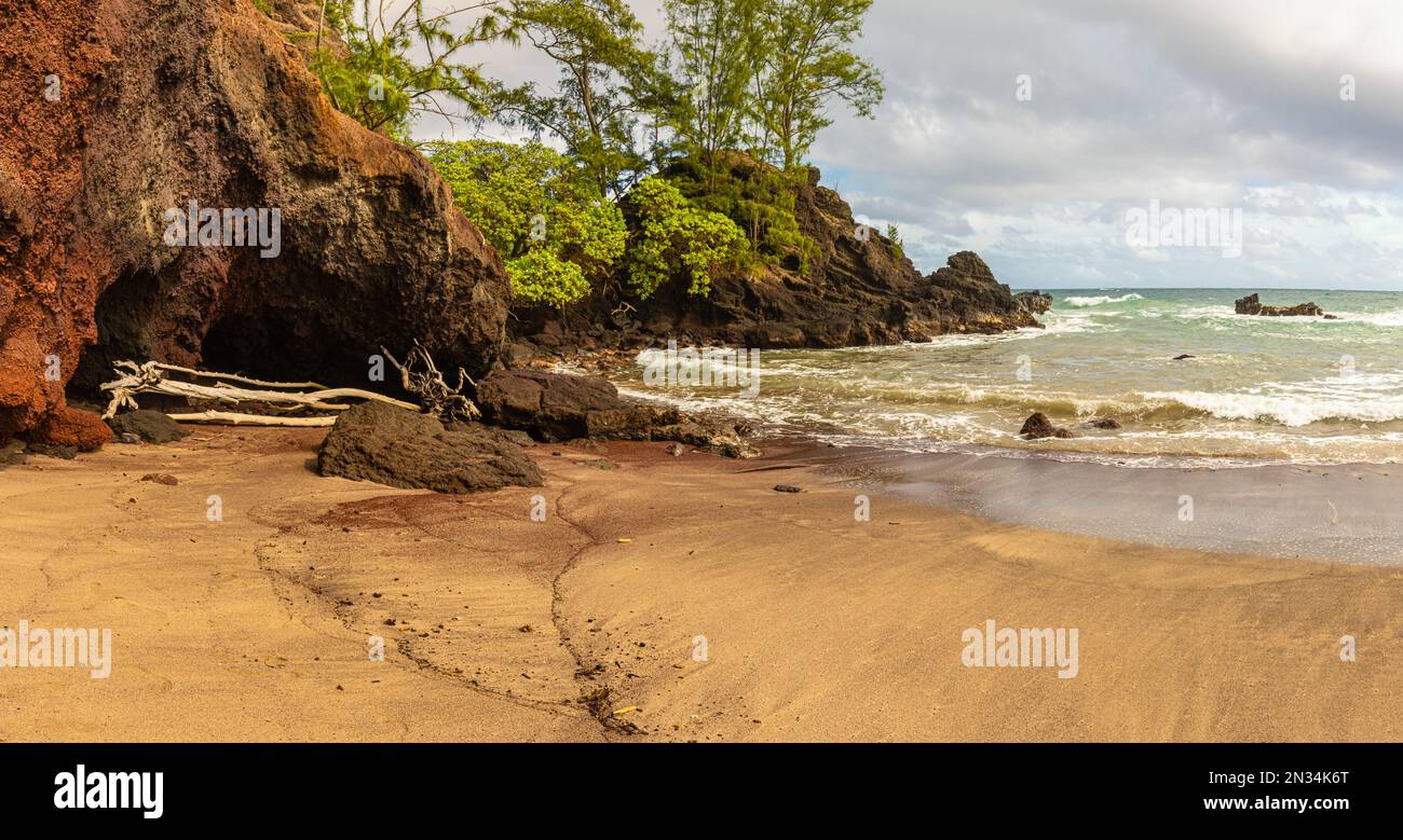 Koki Beach and The Cinder Cone Called Ka iwi o Pele , Koki Beach Park ...