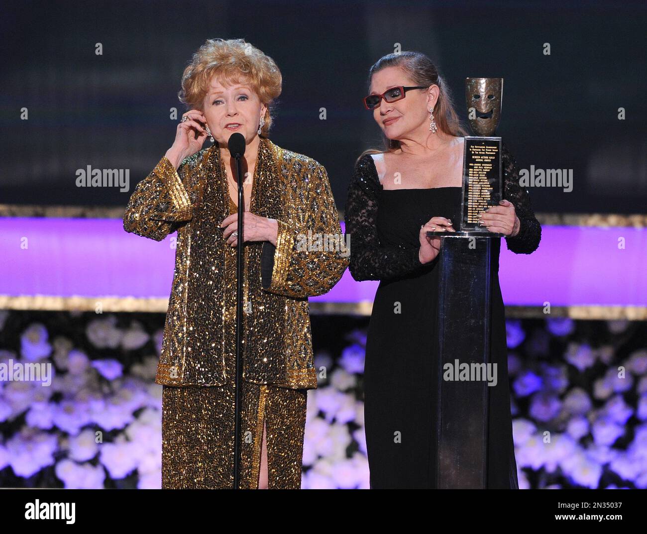 Carrie Fisher, right, presents Debbie Reynolds with the Screen Actors ...