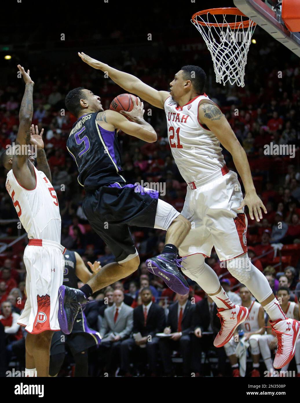 Washington guard Nigel Williams-Goss (5) shoots as Utah's Delon Wright ...
