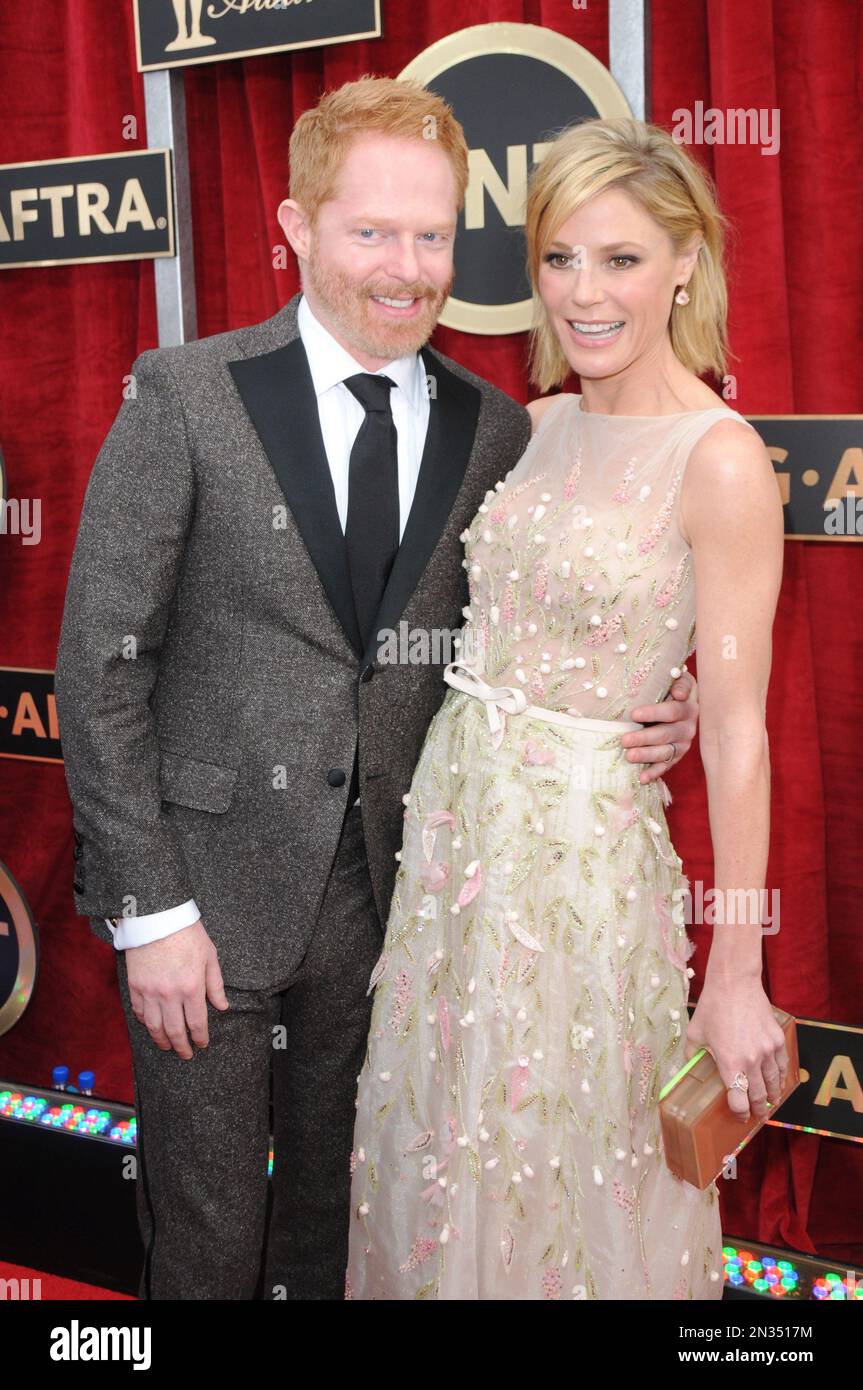 Jesse Tyler Ferguson, left, and Julie Bowen arrive at the 21st annual ...