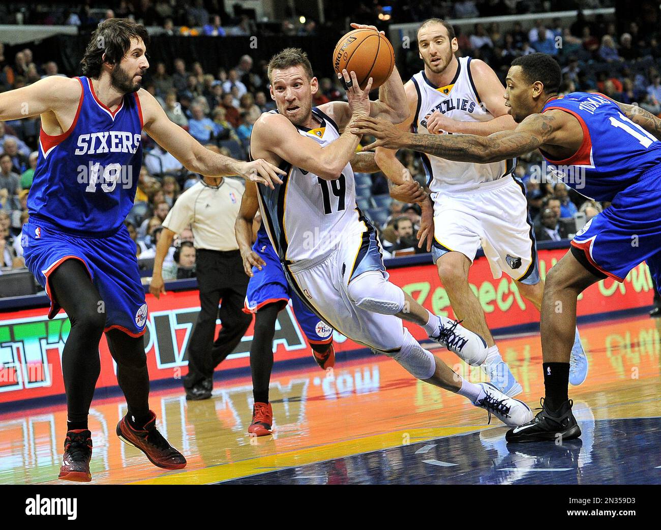 Memphis Grizzlies guard Beno Udrih (19) drives between Philadelphia ...
