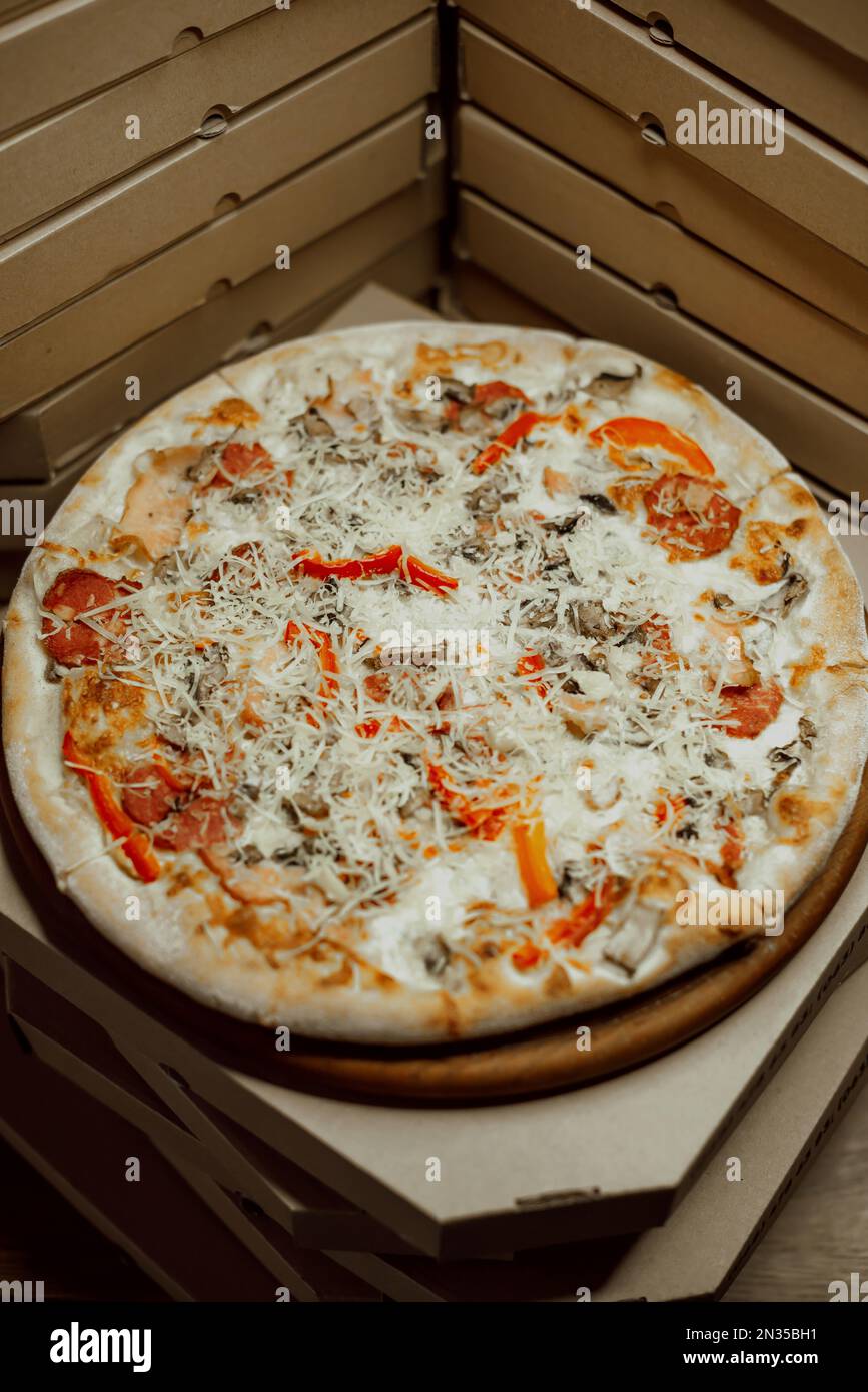 Male eat cardboard dinner hi-res stock photography and images - Alamy