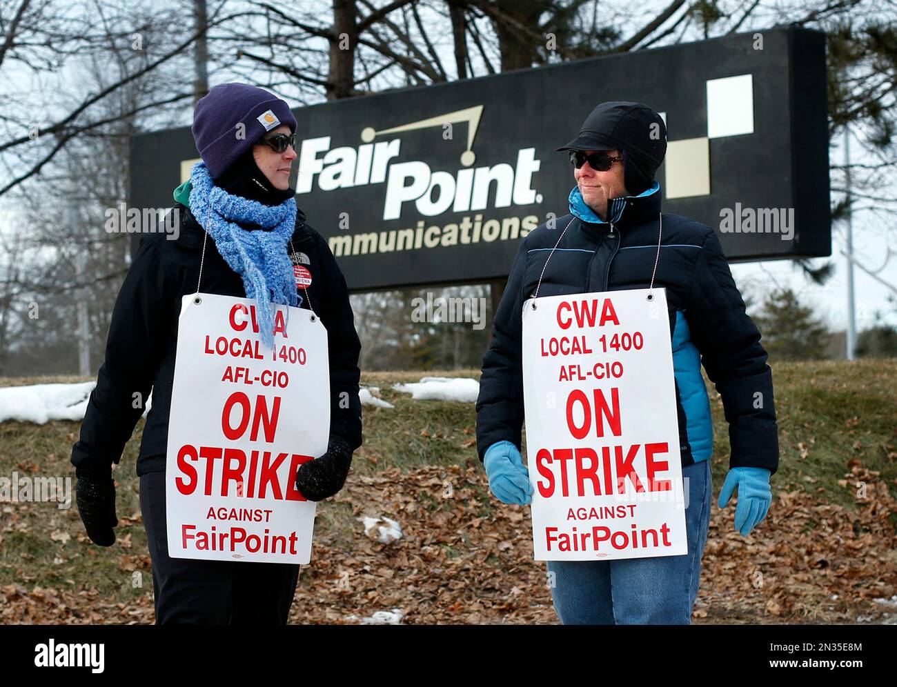 In this photo made Friday, Jan. 23, 2015, Fairpoint employees Amber ...