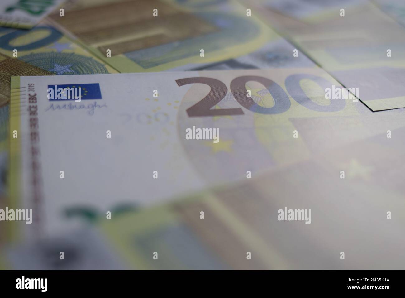 200 euro note hi-res stock photography and images - Alamy