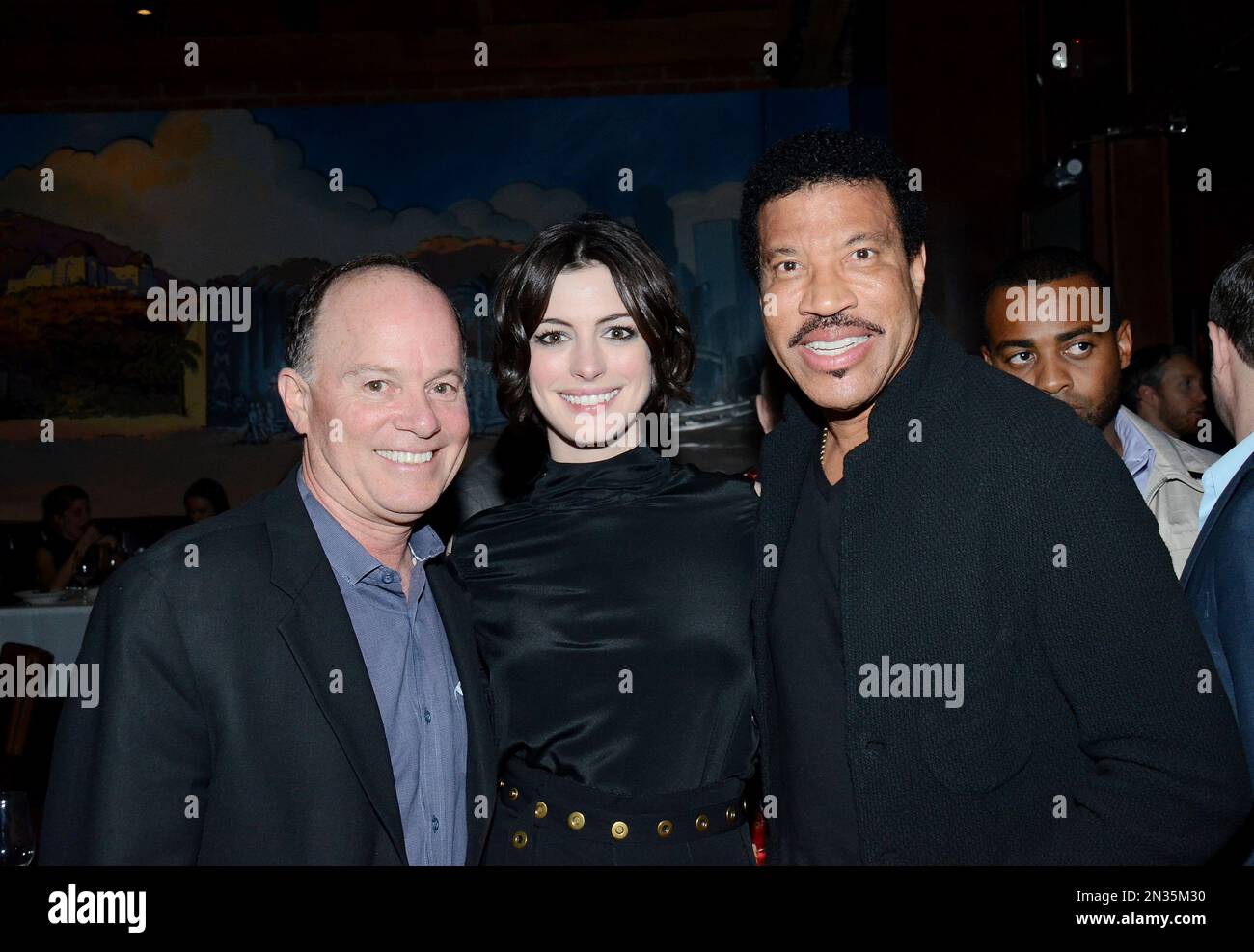 Kevin Allyn, Anne Hathaway, and Lionel Richie pose at private LA dinner ...
