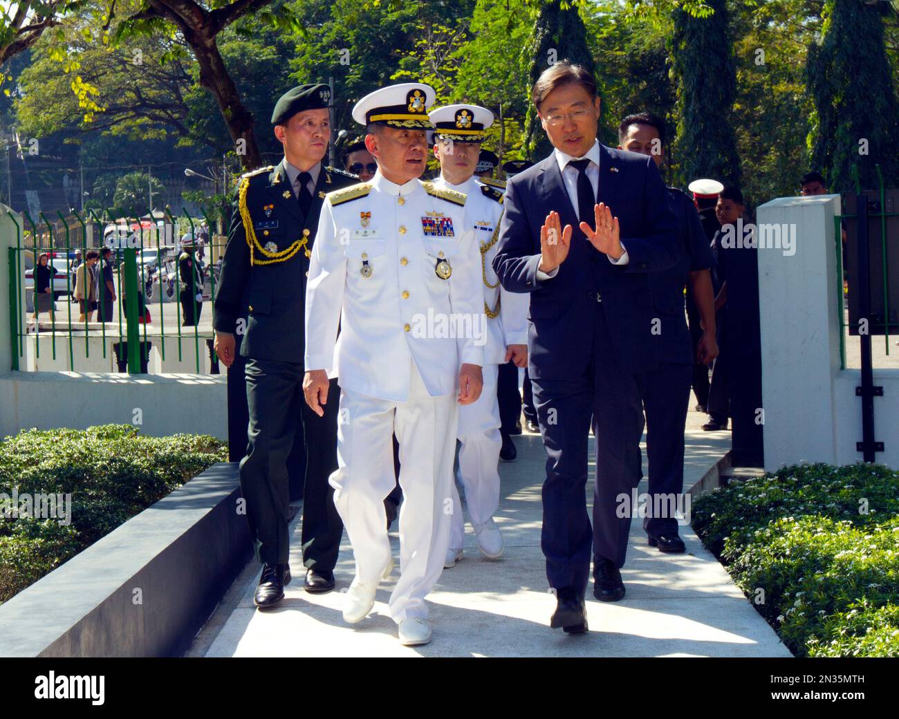 Admiral Choi Yoon Hee, second from left, chairman of the Joint Chiefs ...