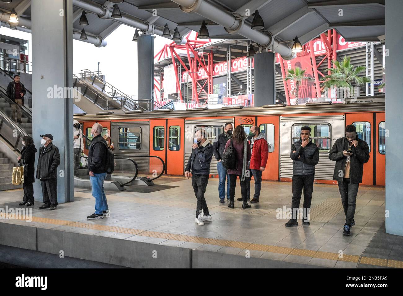 Metro, Linie 1, Station Neo Faliro, Athen, Griechenland Stock Photo - Alamy