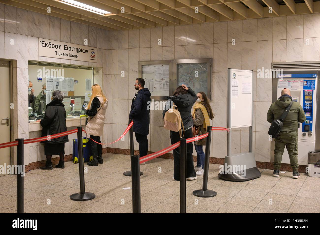 U bahn ticketverkauf hi-res stock photography and images - Alamy