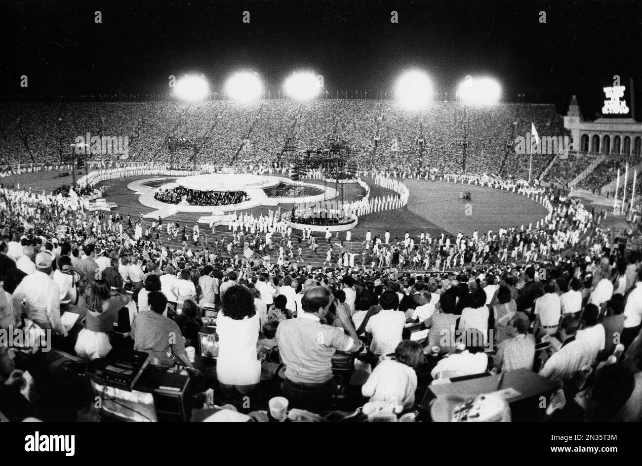 The Memorial Coliseum of Los Angeles is filled to capacity as the ...