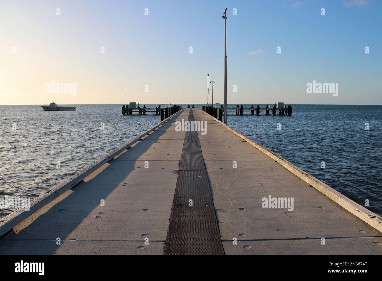 indian ocean and pier at cervantes (australia Stock Photo - Alamy