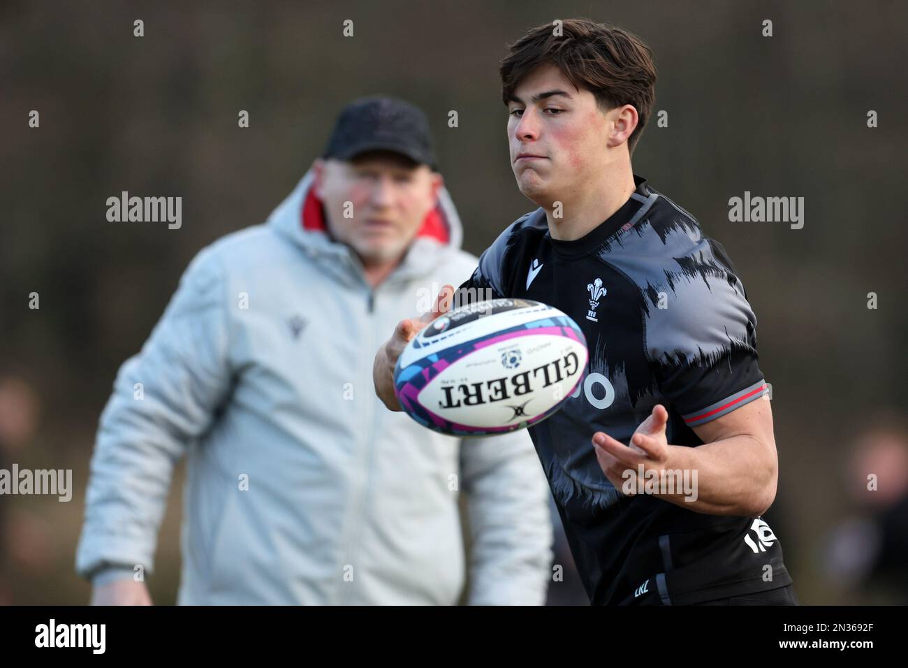 Louis rees zammit wales training hi-res stock photography and images ...