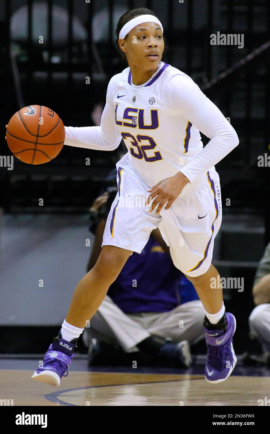 LSU guard Danielle Ballard (32) drives with the ball during the first ...