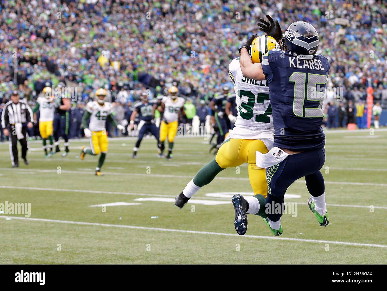 Green Bay Packers' Sam Shields (37) intercepts a pass in front of ...