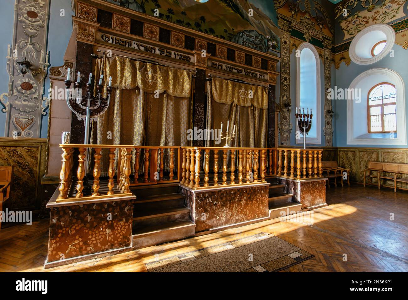 Interior old synagogue torah ark hi-res stock photography and images ...