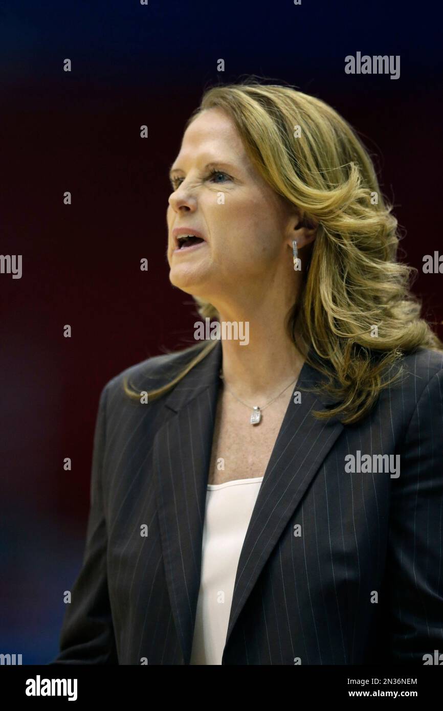 Kansas head coach Bonnie Henrickson during the first half of an NCAA ...