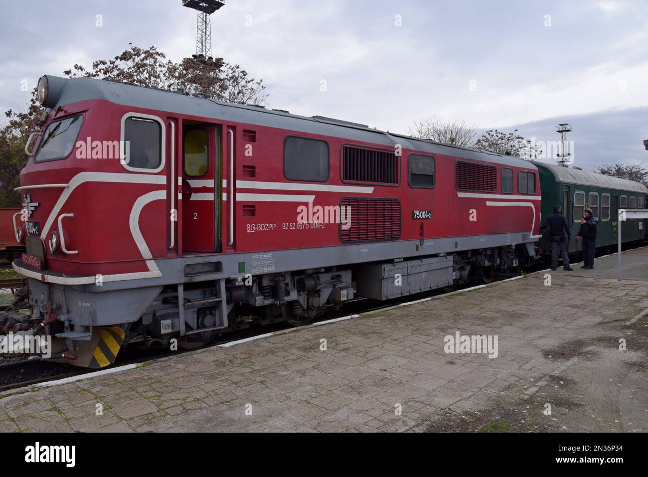 1960's built Henschel Class 75 diesel loco at Septemvri station ...