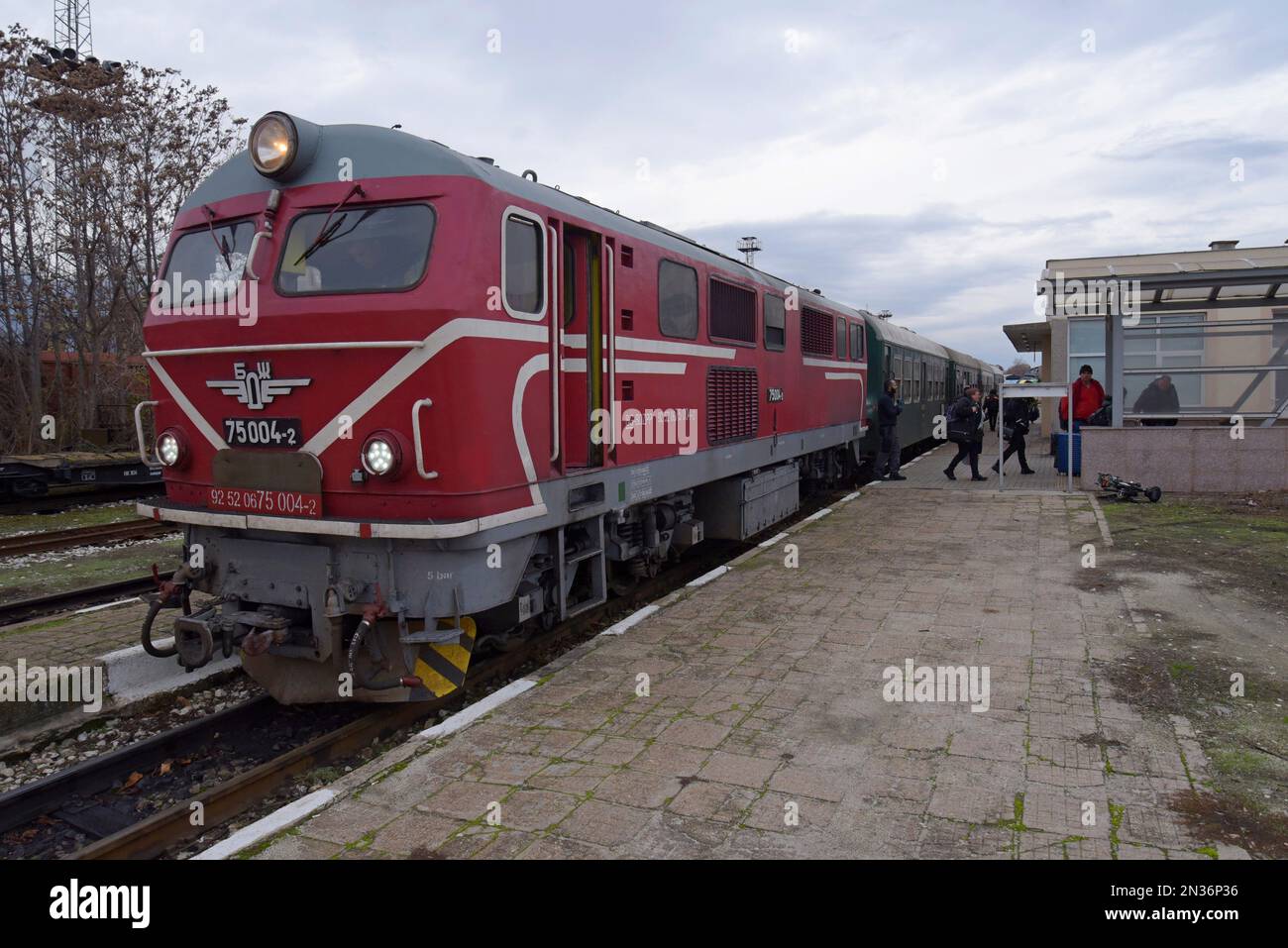 1960's built Henschel Class 75 diesel loco at Septemvri station ...