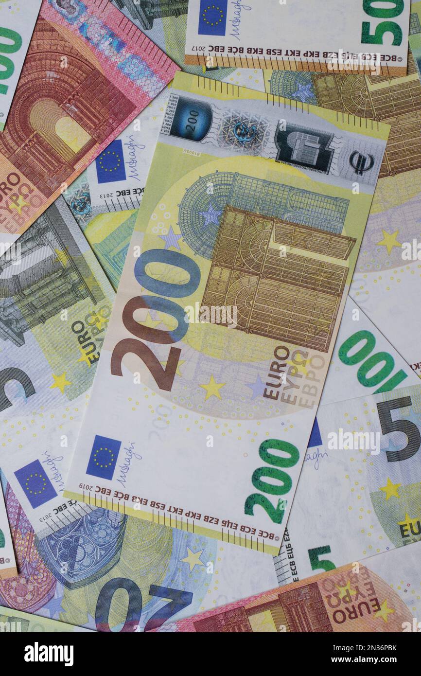 20 euro banknote 5 euro banknote hi-res stock photography and images ...