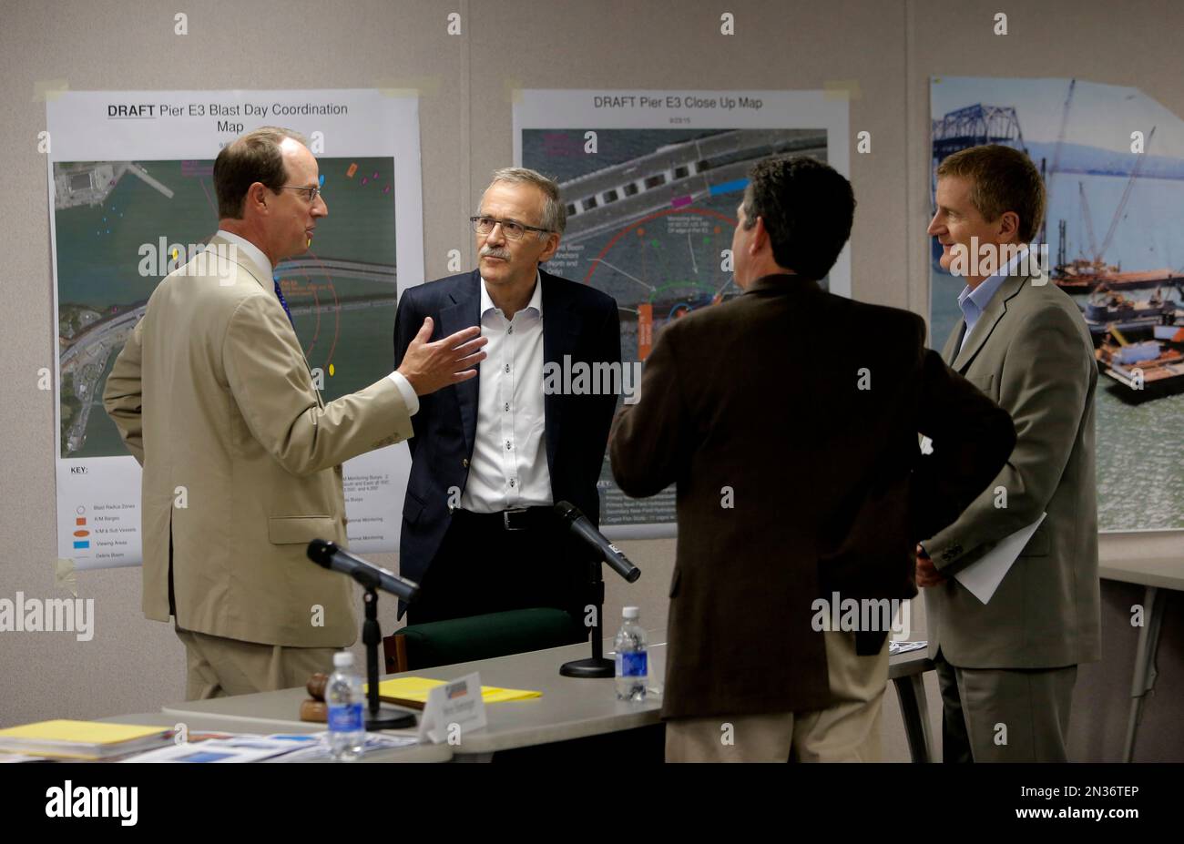 Steve Hemminger, (left) executive director of the Bay Area Toll ...