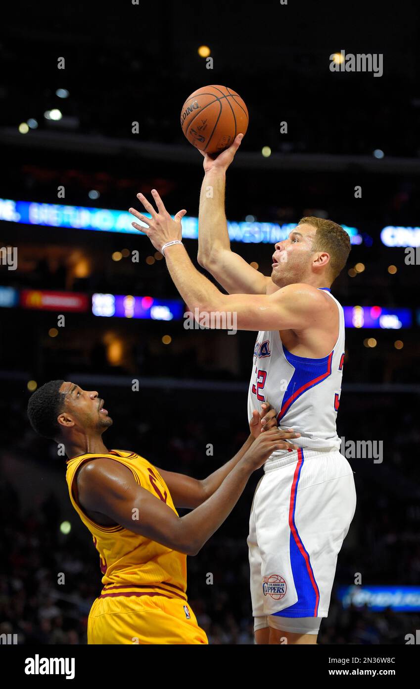 Los Angeles Clippers forward Blake Griffin shoots as Cleveland ...