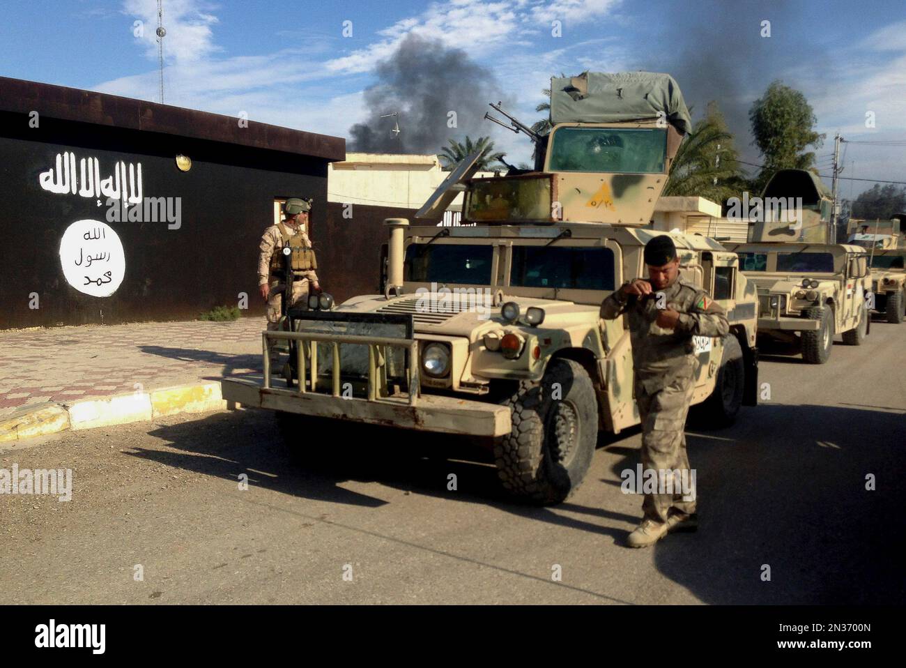 FILE - In this Monday, Nov. 24, 2014 file photo, Iraqi army soldiers ...