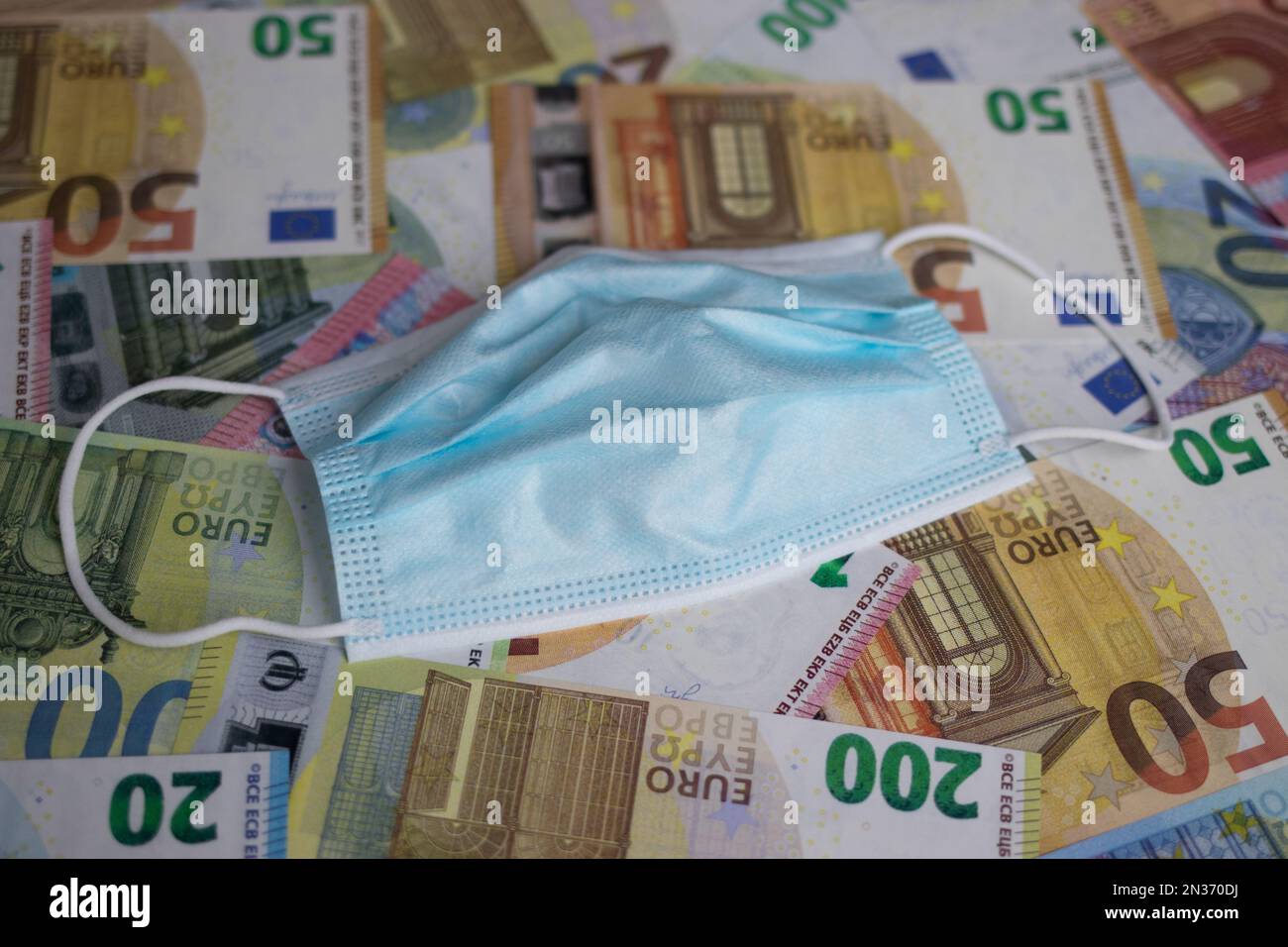 Euro face hi-res stock photography and images - Alamy