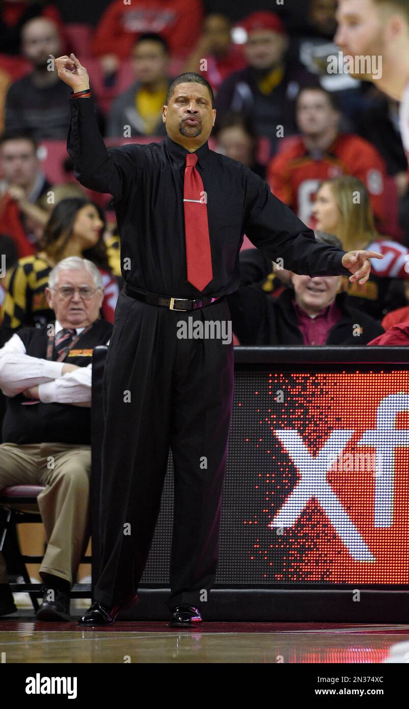 Rutgers head coach Eddie Jordan gestures during the second half of an ...