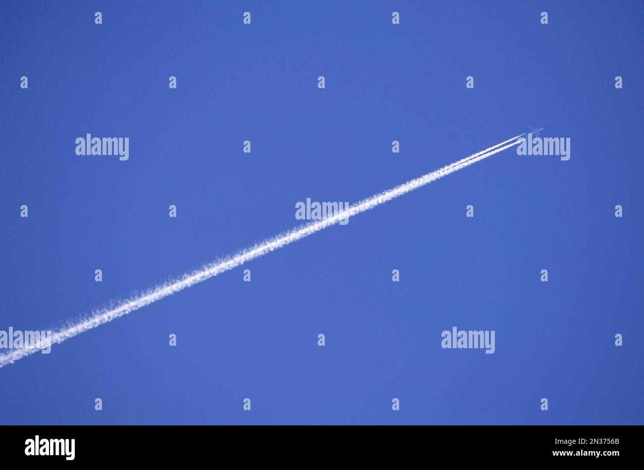 Slant plane hi-res stock photography and images - Alamy