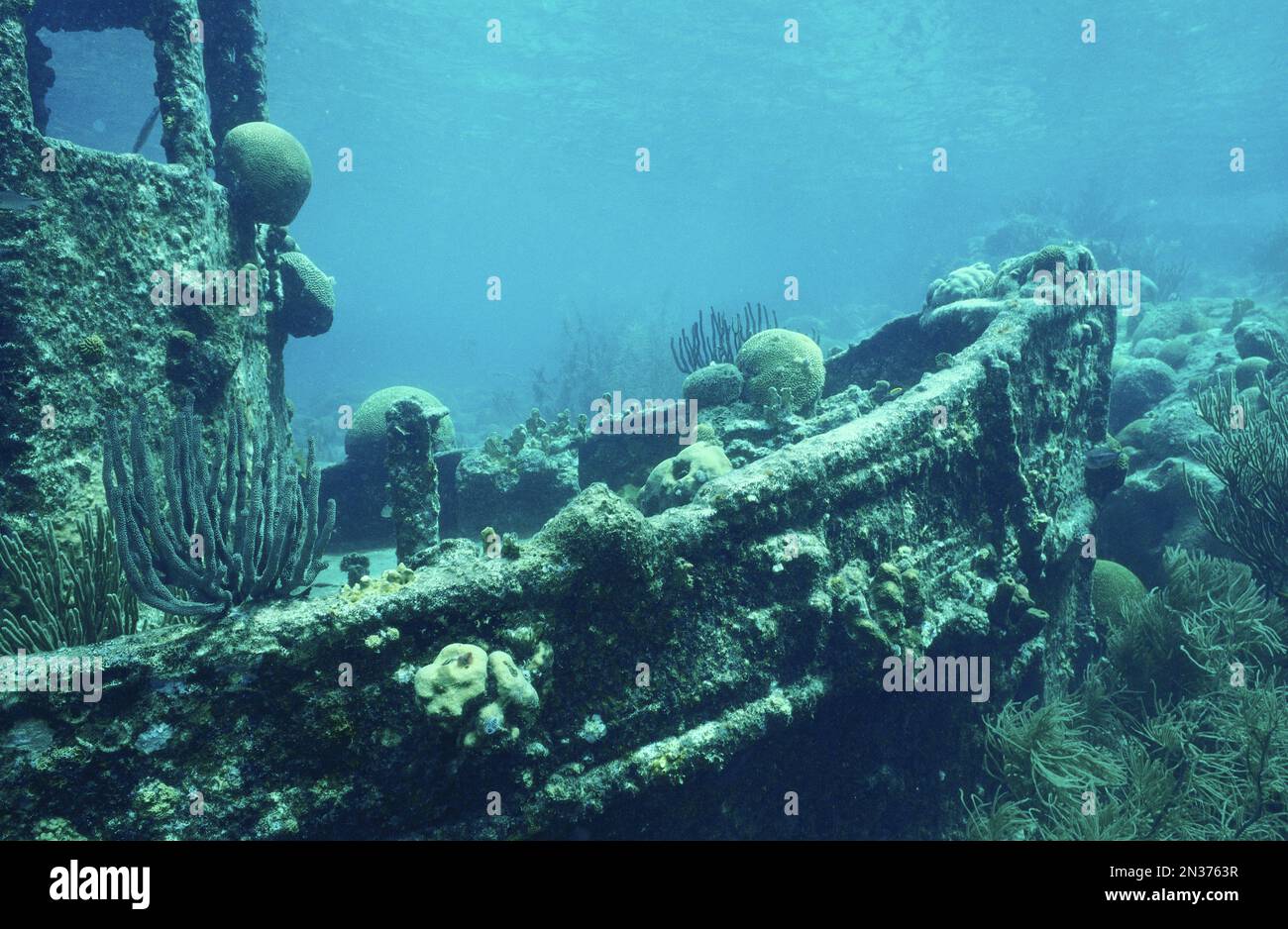 Shipwrecked boat curacao hi-res stock photography and images - Alamy