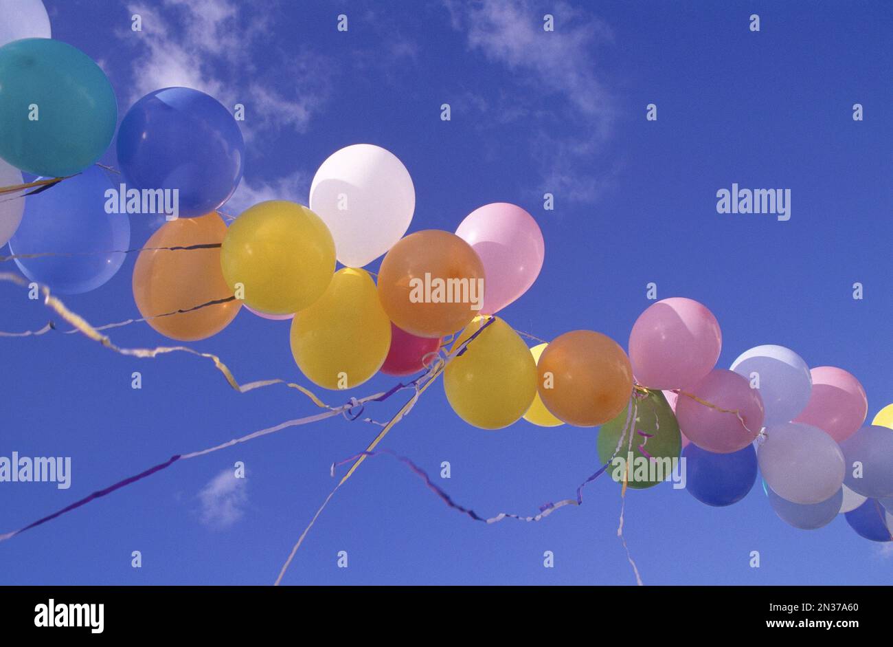 600 balloons hi-res stock photography and images - Alamy