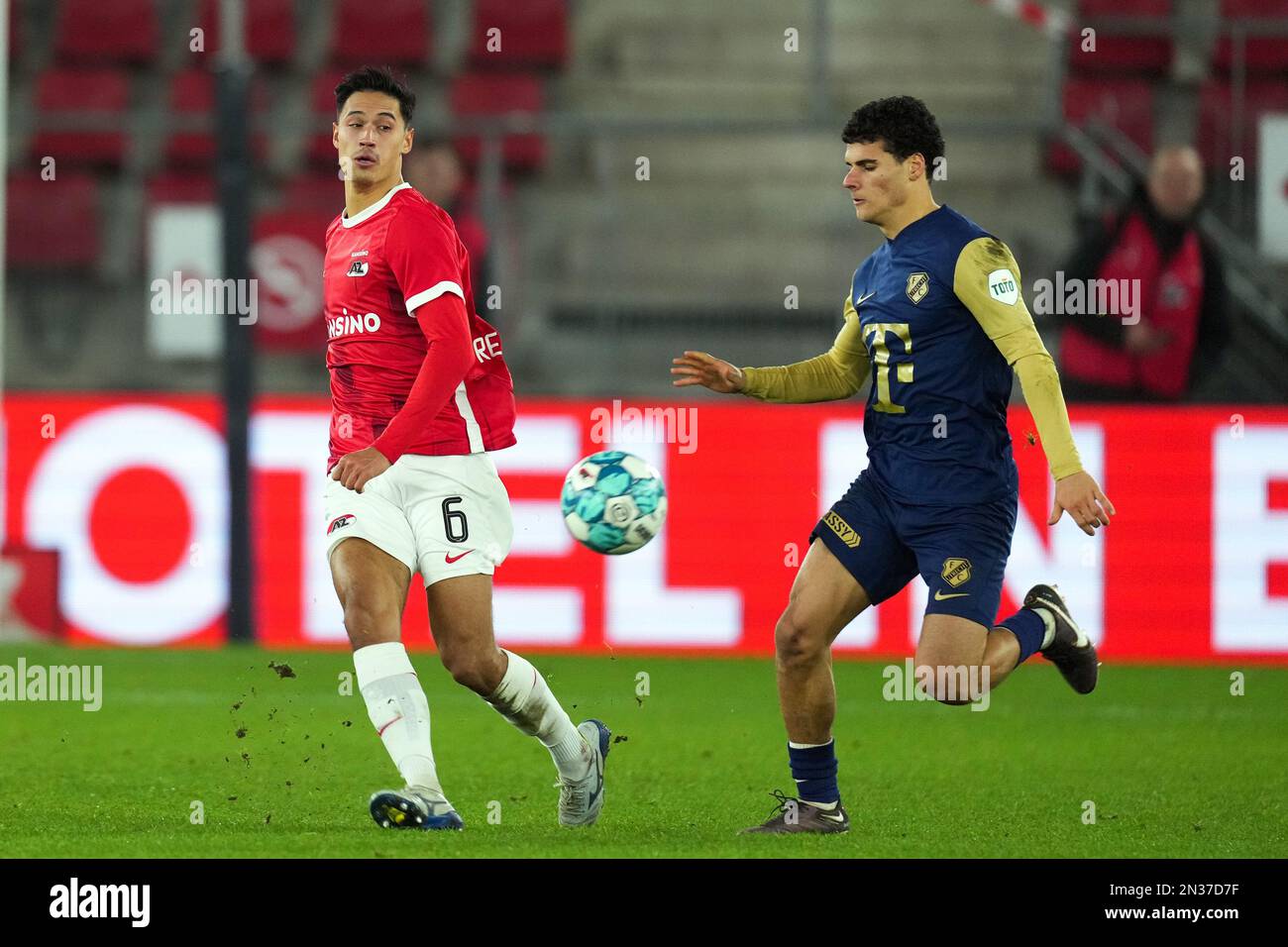 ALKMAAR - (lr) Tijjani Reijnders of AZ Alkmaar, Can Bozdogan of FC ...