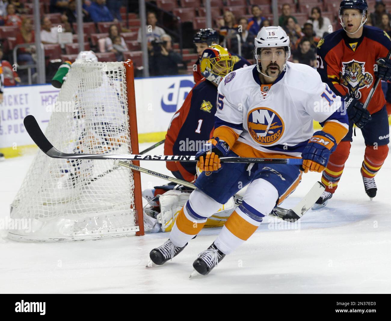 New York Islanders right wing Cal Clutterbuck (15) skates in the first ...