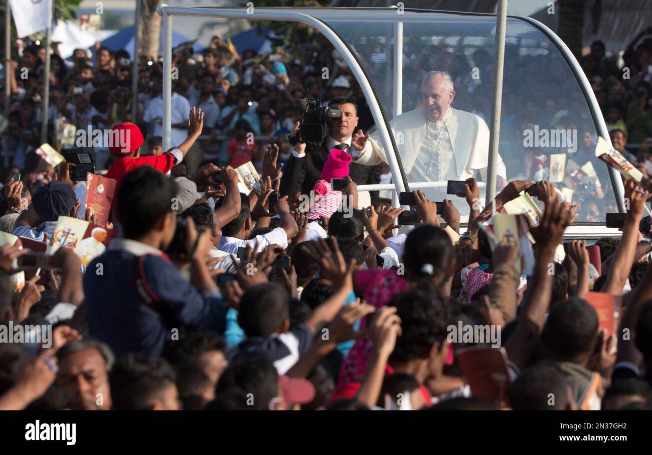 Pope Francis arrives in Colombo's seafront Galle Face Green for the ...