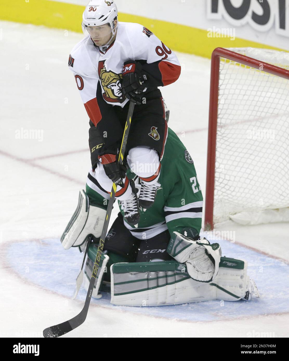 Ottawa Senators right wing Alex Chiasson (90) jumps in front of Dallas ...