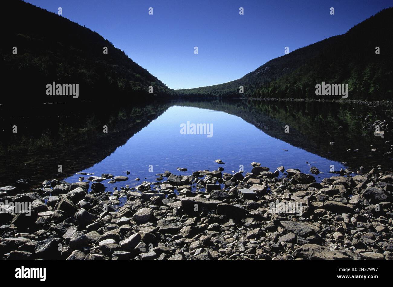 Bubble Pond, Acadia National Park, Maine, USA Stock Photo - Alamy