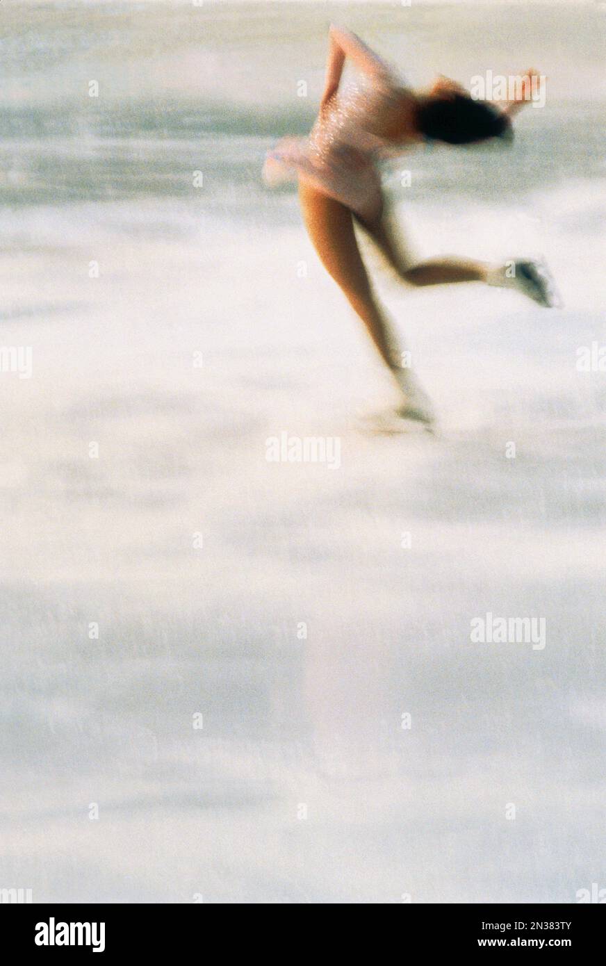 Ice skater spin motion hi-res stock photography and images - Alamy