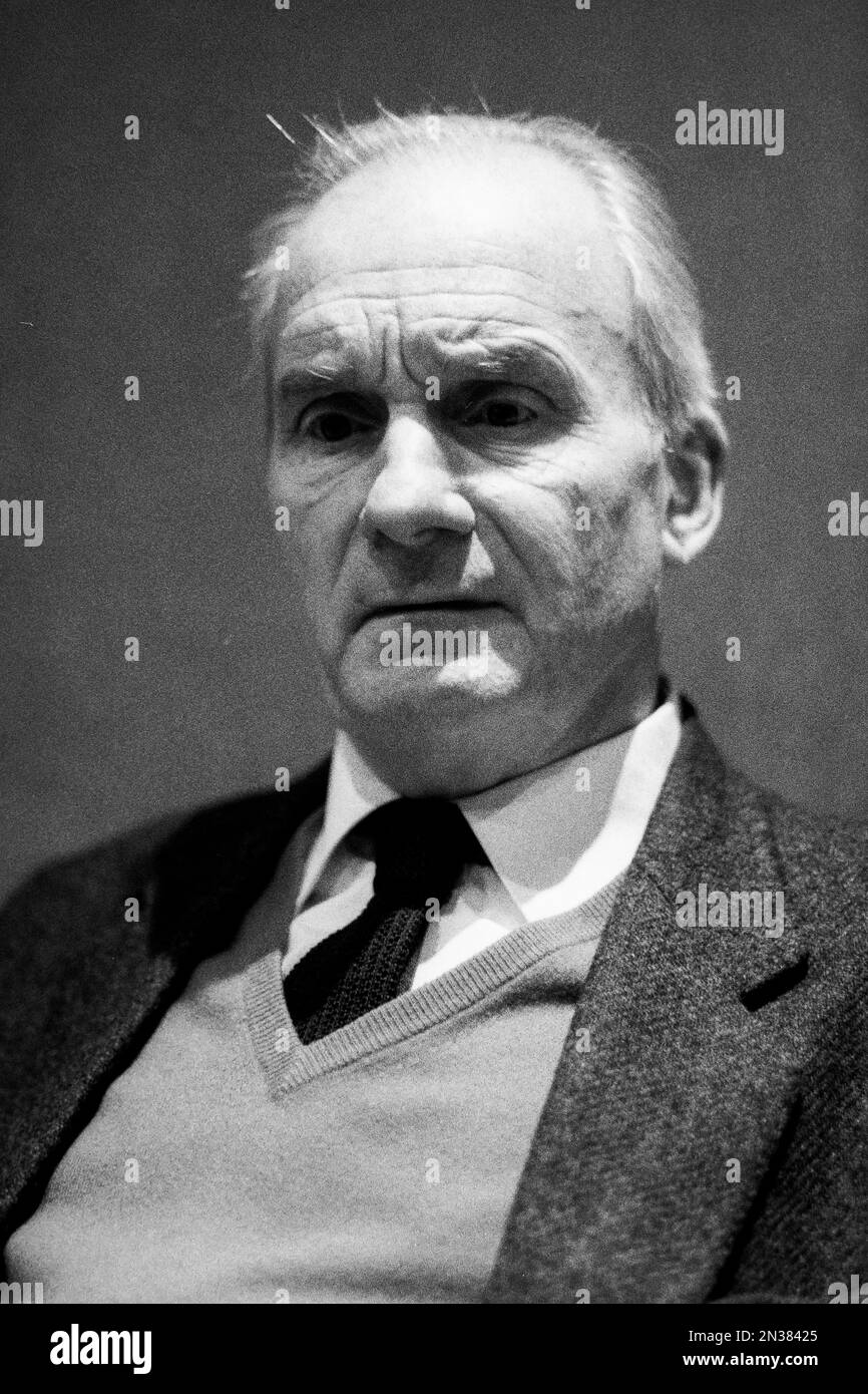 Portrait of french actor Michel Bouquet, posing at the Celestins ...