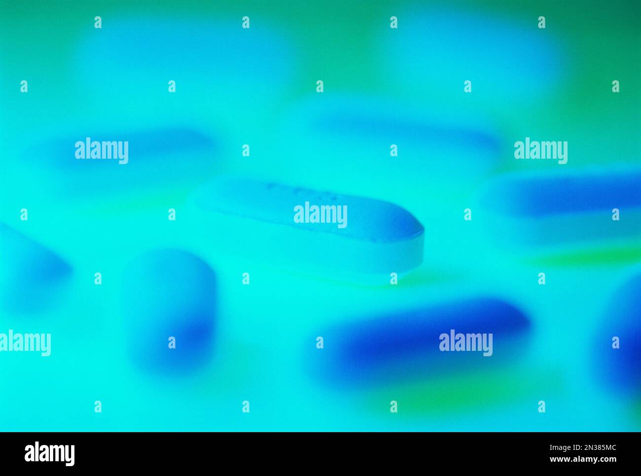 Pill scatter hi-res stock photography and images - Alamy