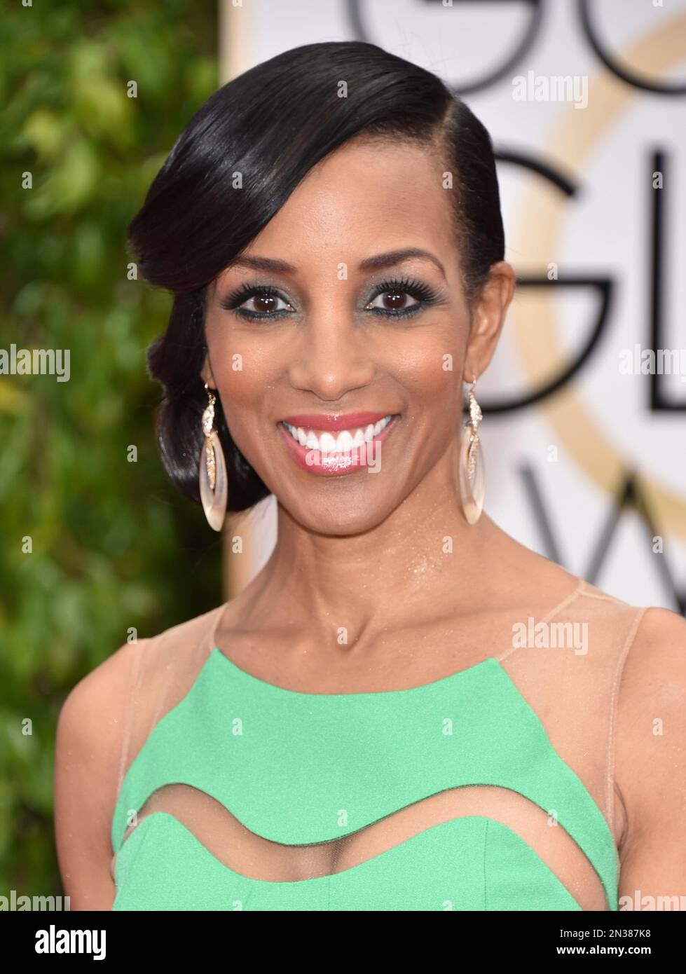 Shaun Robinson arrives at the 72nd annual Golden Globe Awards at the ...