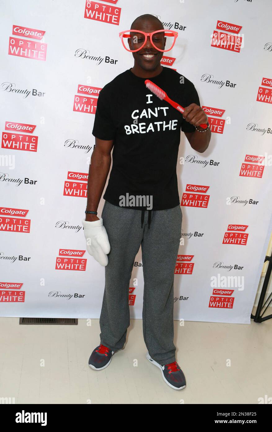 Terrell Owens attends the Colgate® Optic White® Beauty Bar at The Selma ...