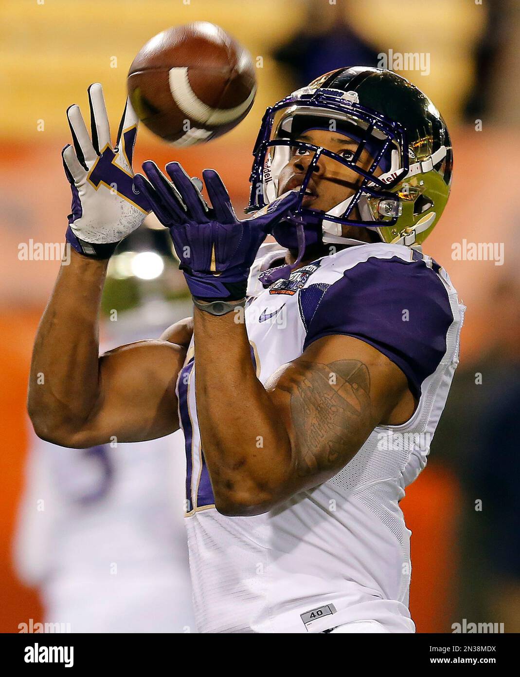 Washington running back Dwayne Washington (12) in the first half during ...