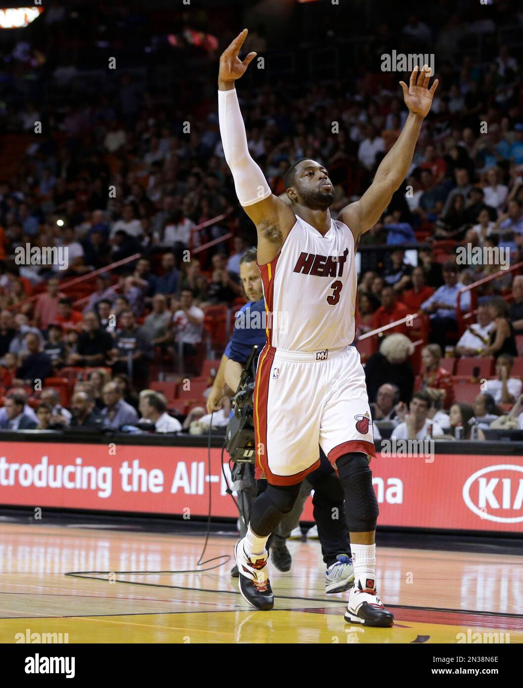 Dwyane Wade Waves Nike NBA SW 19 20 Miami Heat Dwyane Wade 3 ViceWave