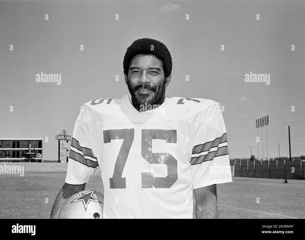 Defensive tackle Jethro Pugh (75) of the Dallas Cowboys, is shown in ...