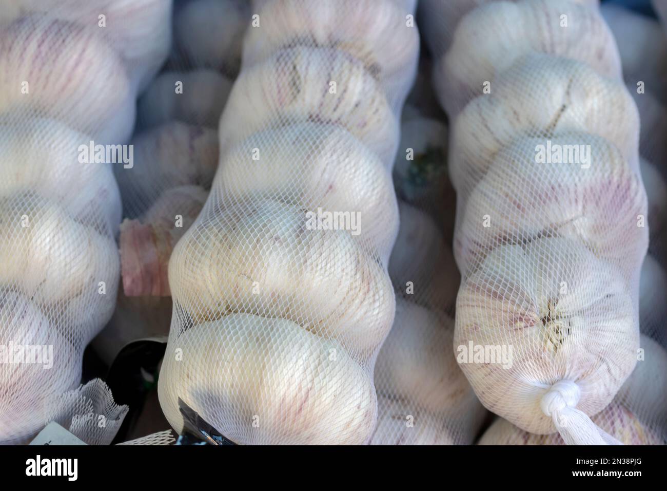 Garlic bunch nets hi-res stock photography and images - Alamy