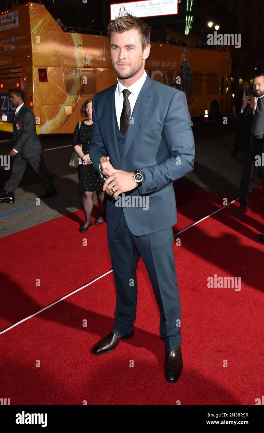 Chris Hemsworth arrives at the world premiere of "Blackhat" at the TCL ...