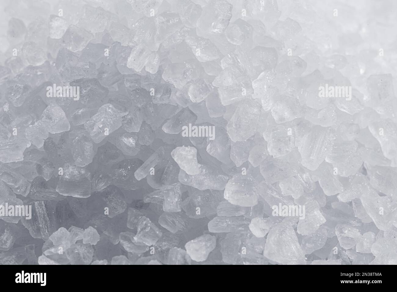 Pile of salt crystals closeup. Food background Stock Photo - Alamy